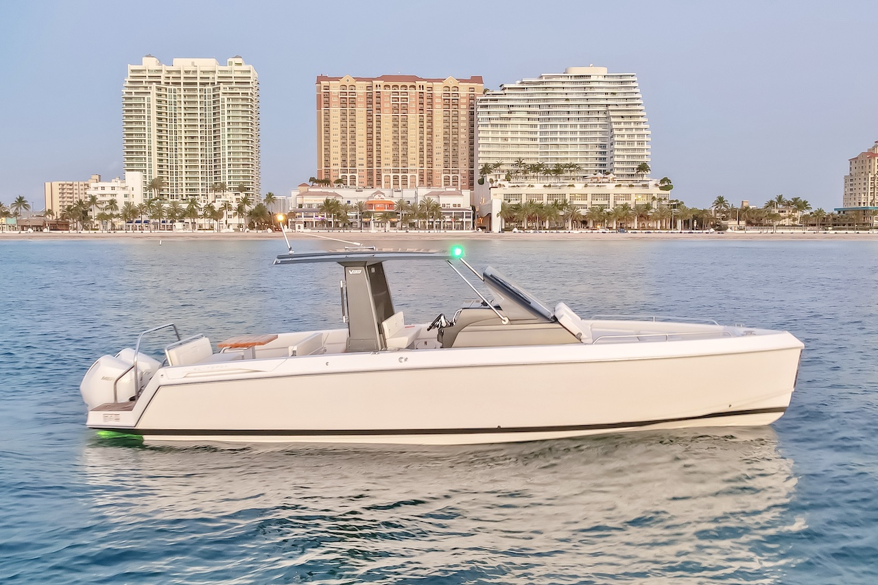 V33 – SchaeferYachtsDirect